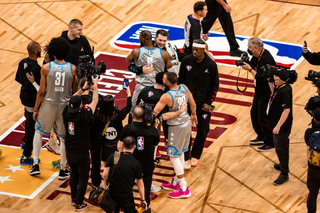 Luka LeBron Lakers Elbow Offense Explained