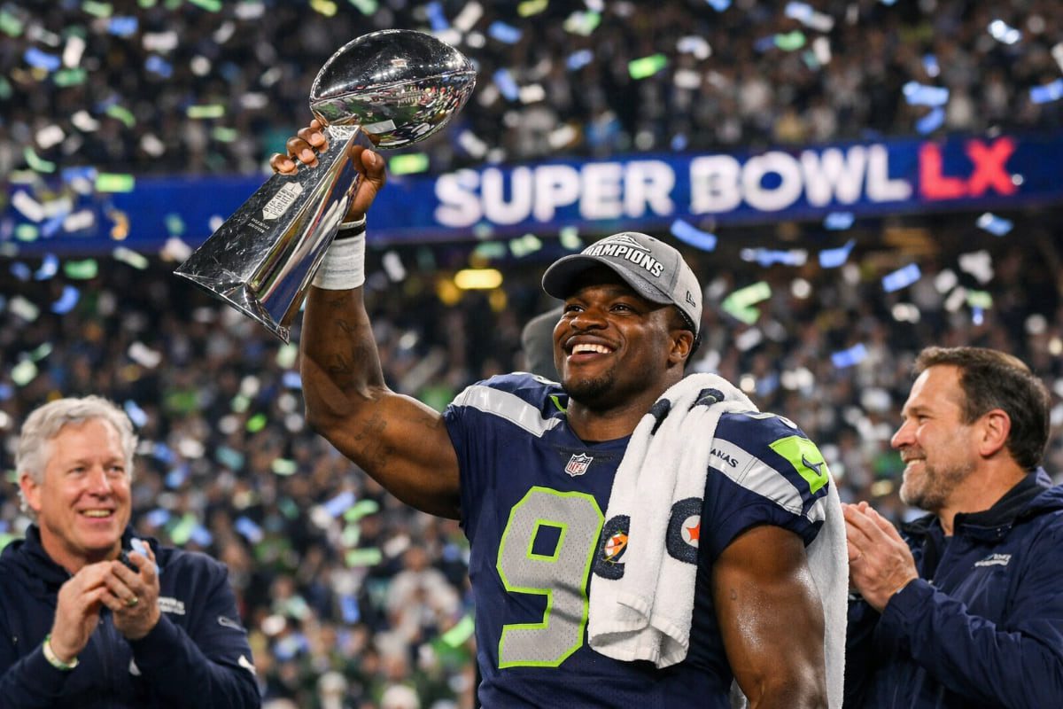 Should the Seahawks Pay Kenneth Walker III in 2026